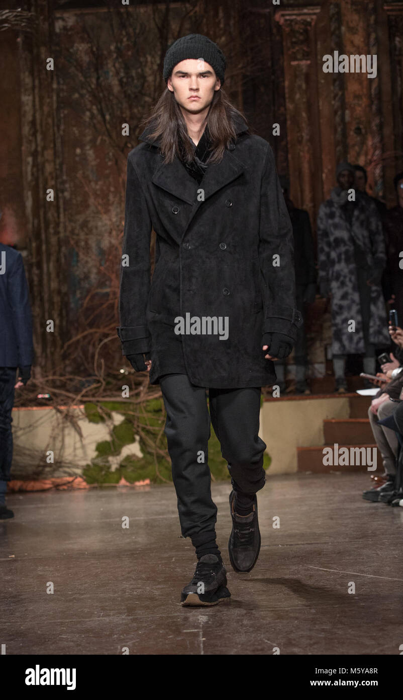 New York Fashion Week Herbst/Winter 2018 - John Varvatos - Catwalk mit ...