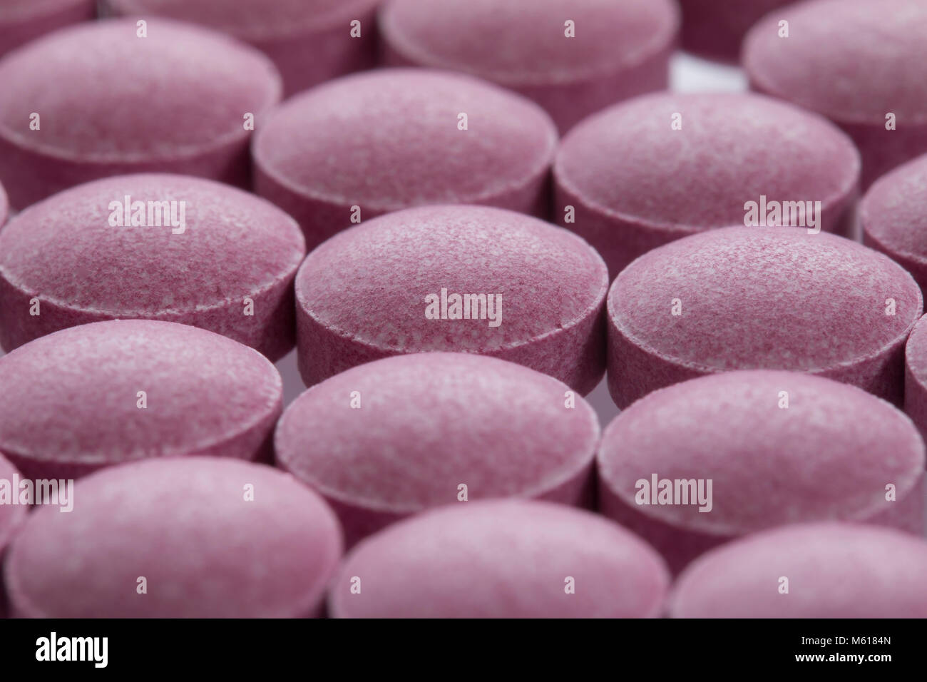 Lila Pille Stockfotos und -bilder Kaufen - Alamy