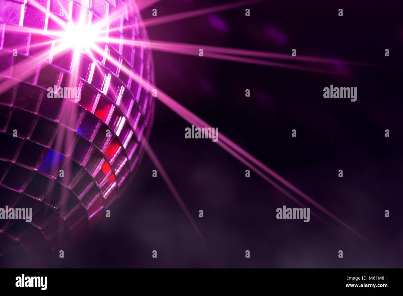 Disco kugel -Fotos und -Bildmaterial in hoher Auflösung – Alamy