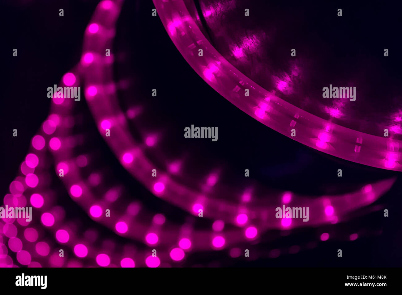 Rotes licht bis violett -Fotos und -Bildmaterial in hoher Auflösung – Alamy