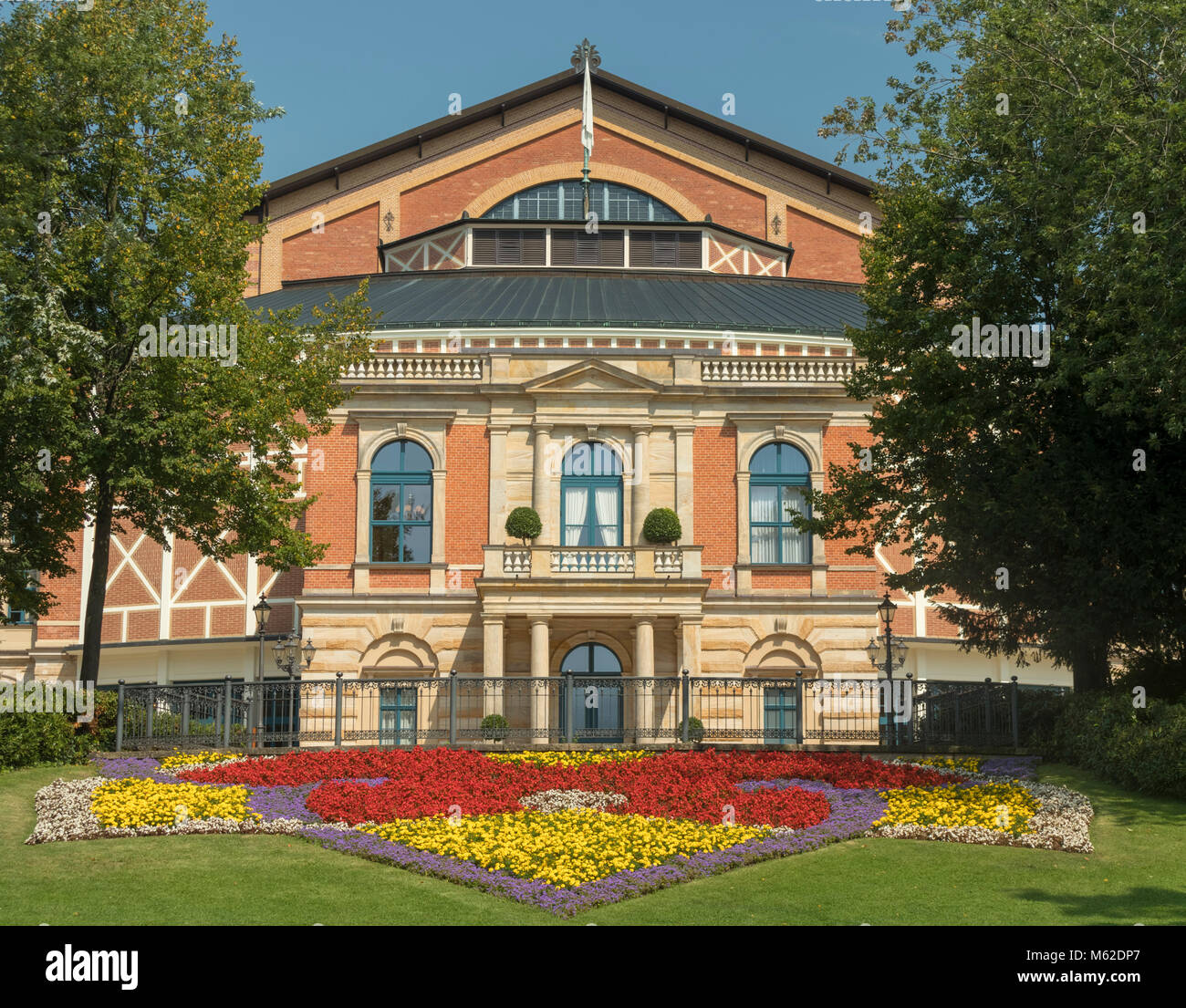 Das Bayreuther Festspielhaus oder Bayreuther Festspiele Theater Oper ...