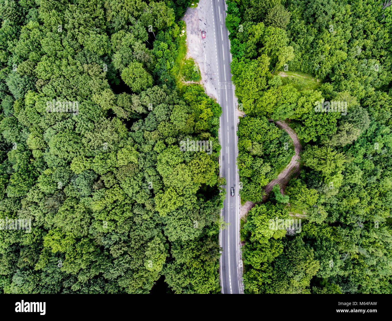 Straße wald oben -Fotos und -Bildmaterial in hoher Auflösung - Seite 3 ...