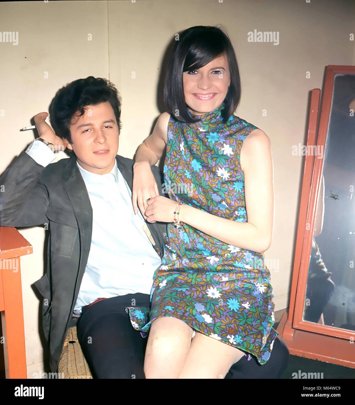 Sandie shaw uk singer -Fotos und -Bildmaterial in hoher Auflösung – Alamy