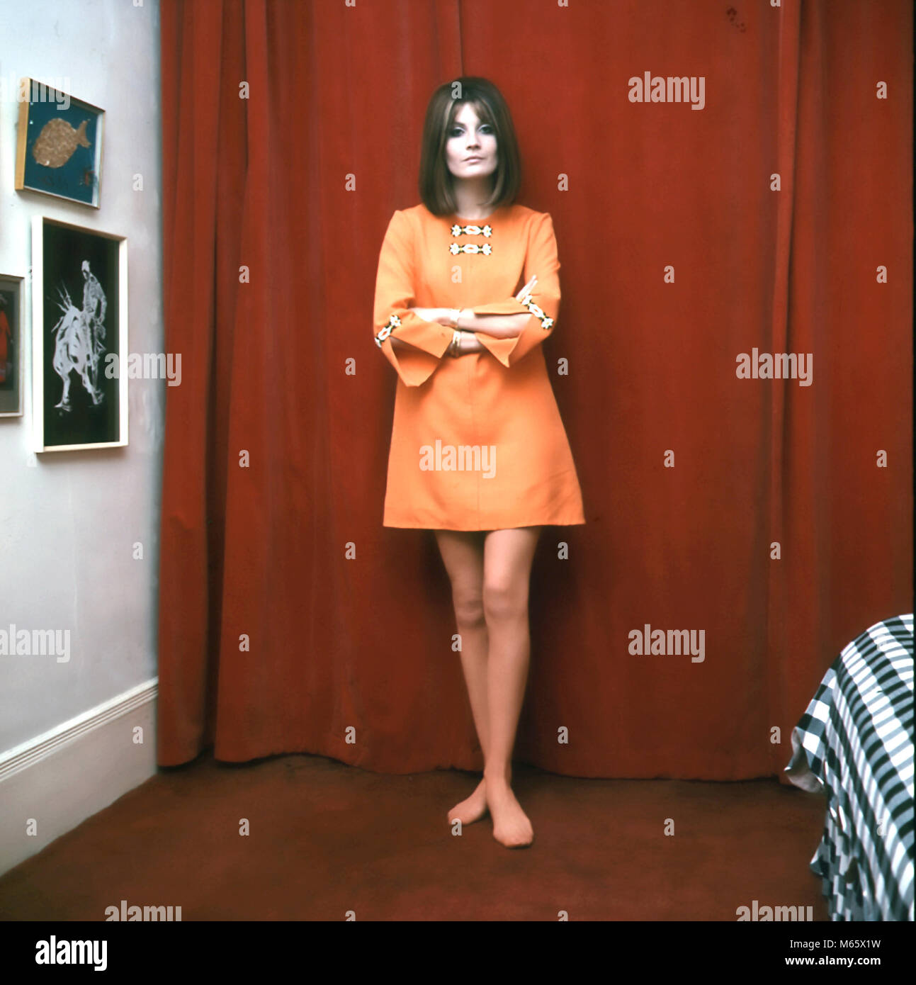 SANDIE SHAW Deutsch pop Sänger an ihrer Wohnung im Erdgeschoss in ...