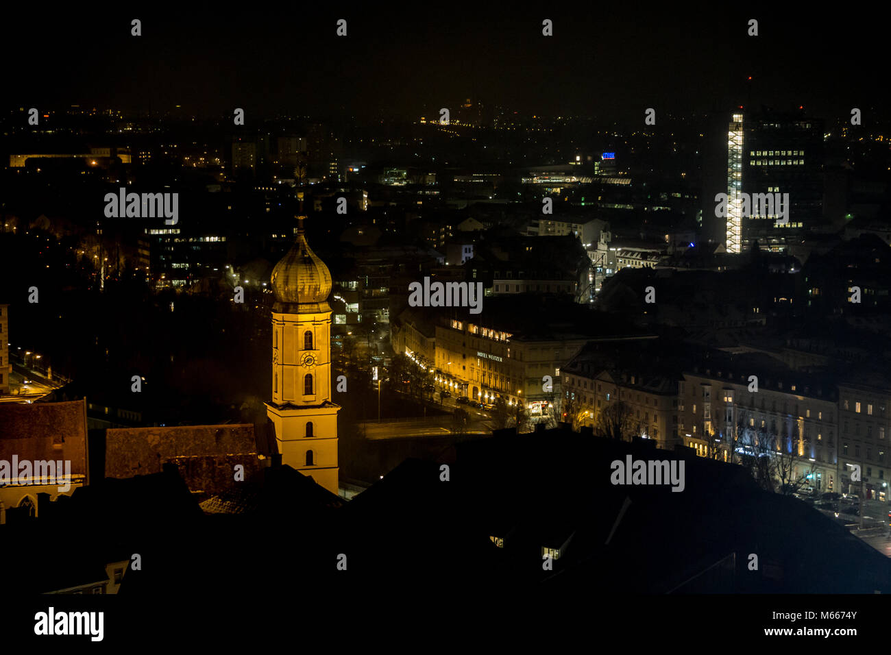 Graz in der nacht -Fotos und -Bildmaterial in hoher Auflösung – Alamy
