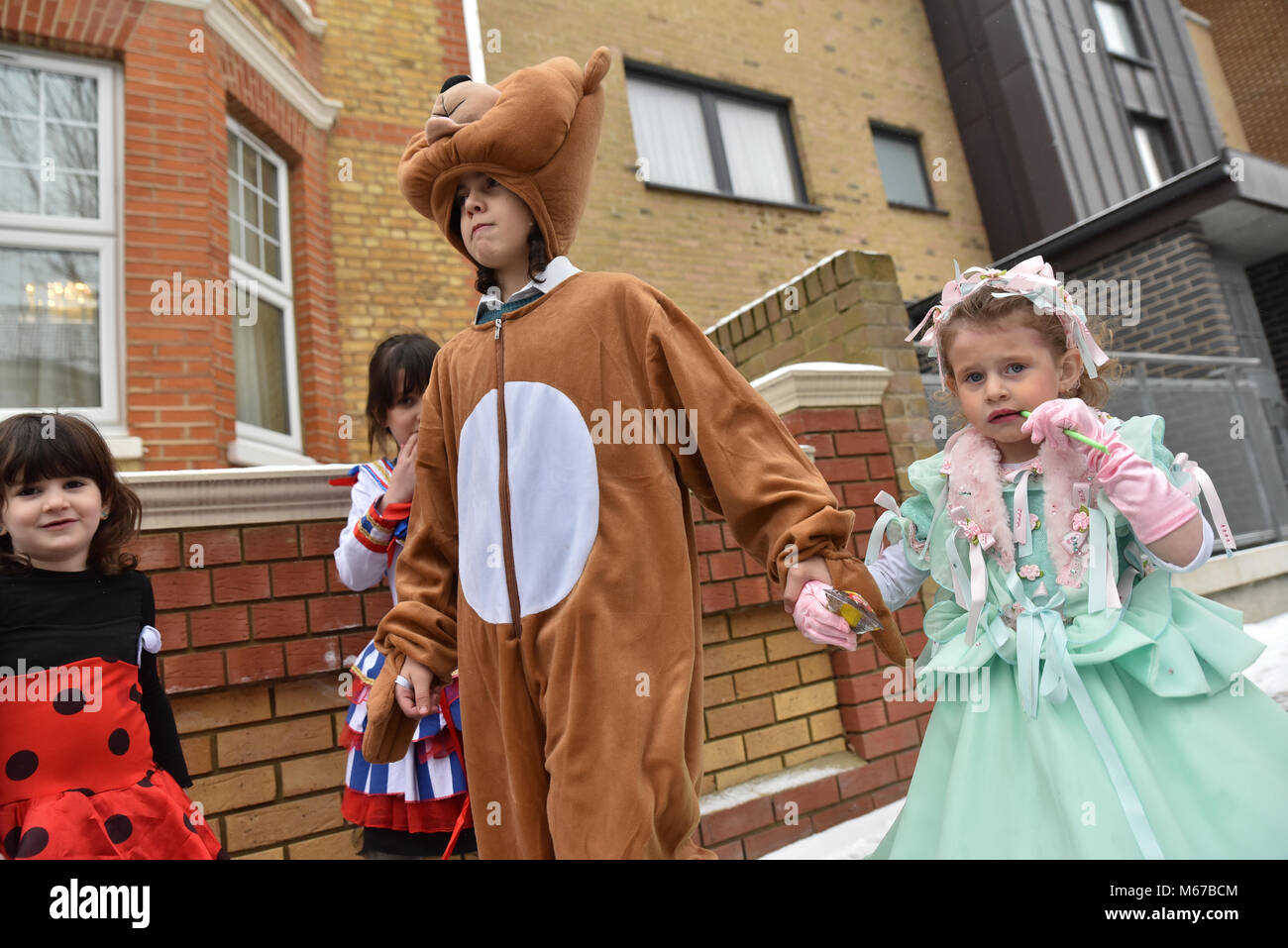 Stamford Hill, London, UK. 1. März 2018. Juden in Stamford Hill, London ...