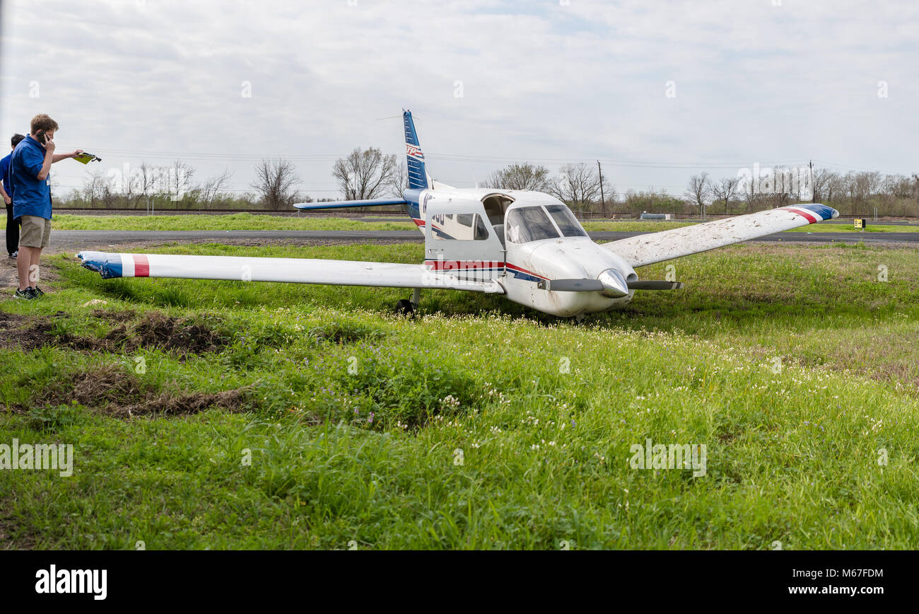 ARCOLA, Texas - 1. März 2018: Kleine Flugzeuge der Allgemeinen ...