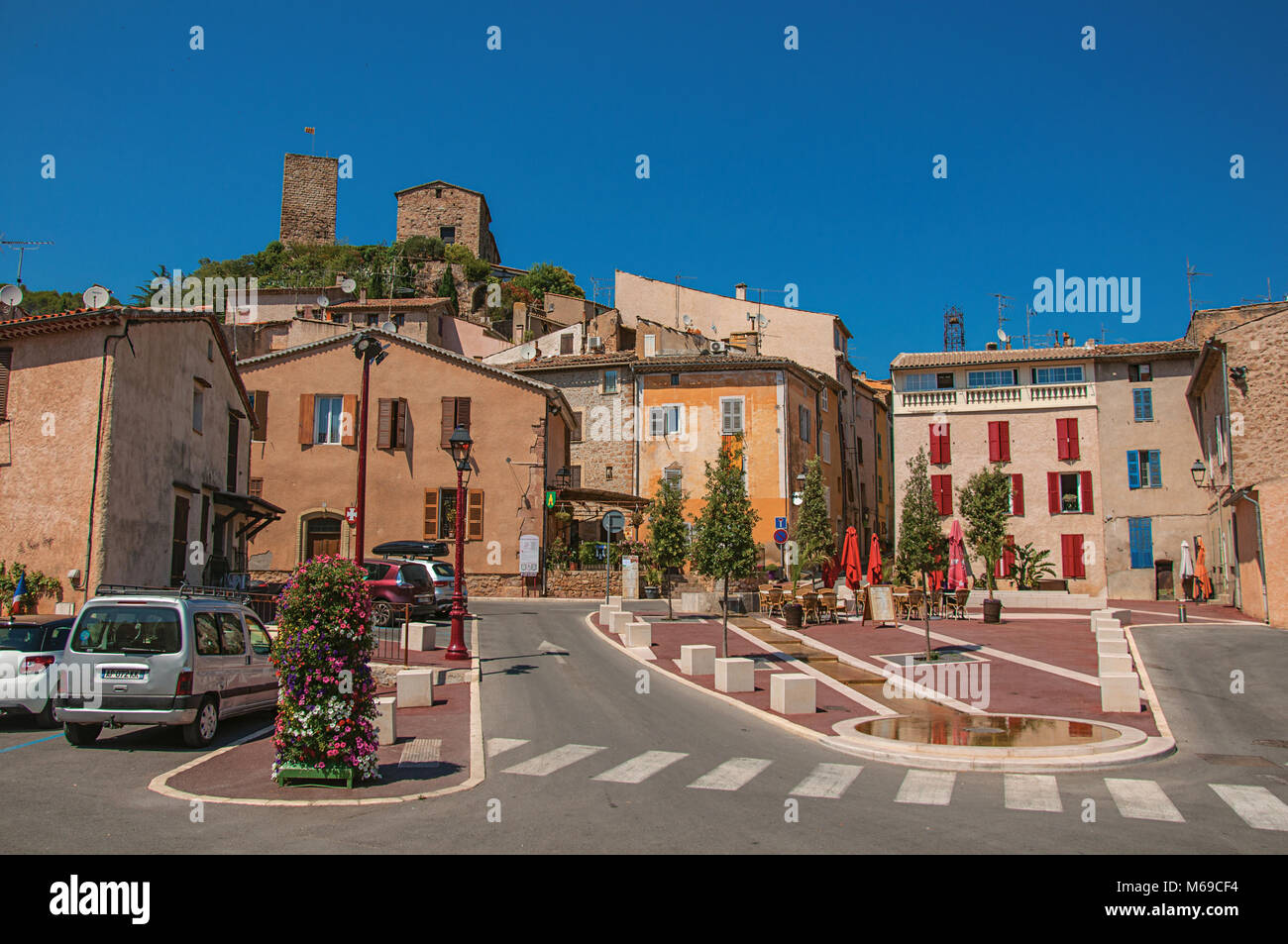 Mittelalterliches dorf von les arcs sur argens -Fotos und -Bildmaterial ...