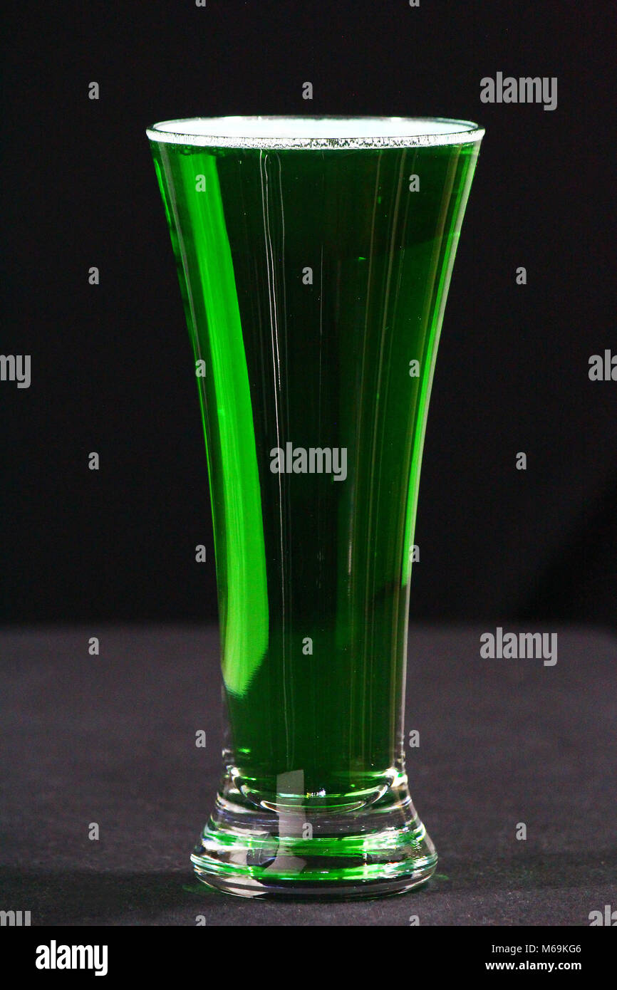 Pilsner kneipe -Fotos und -Bildmaterial in hoher Auflösung – Alamy