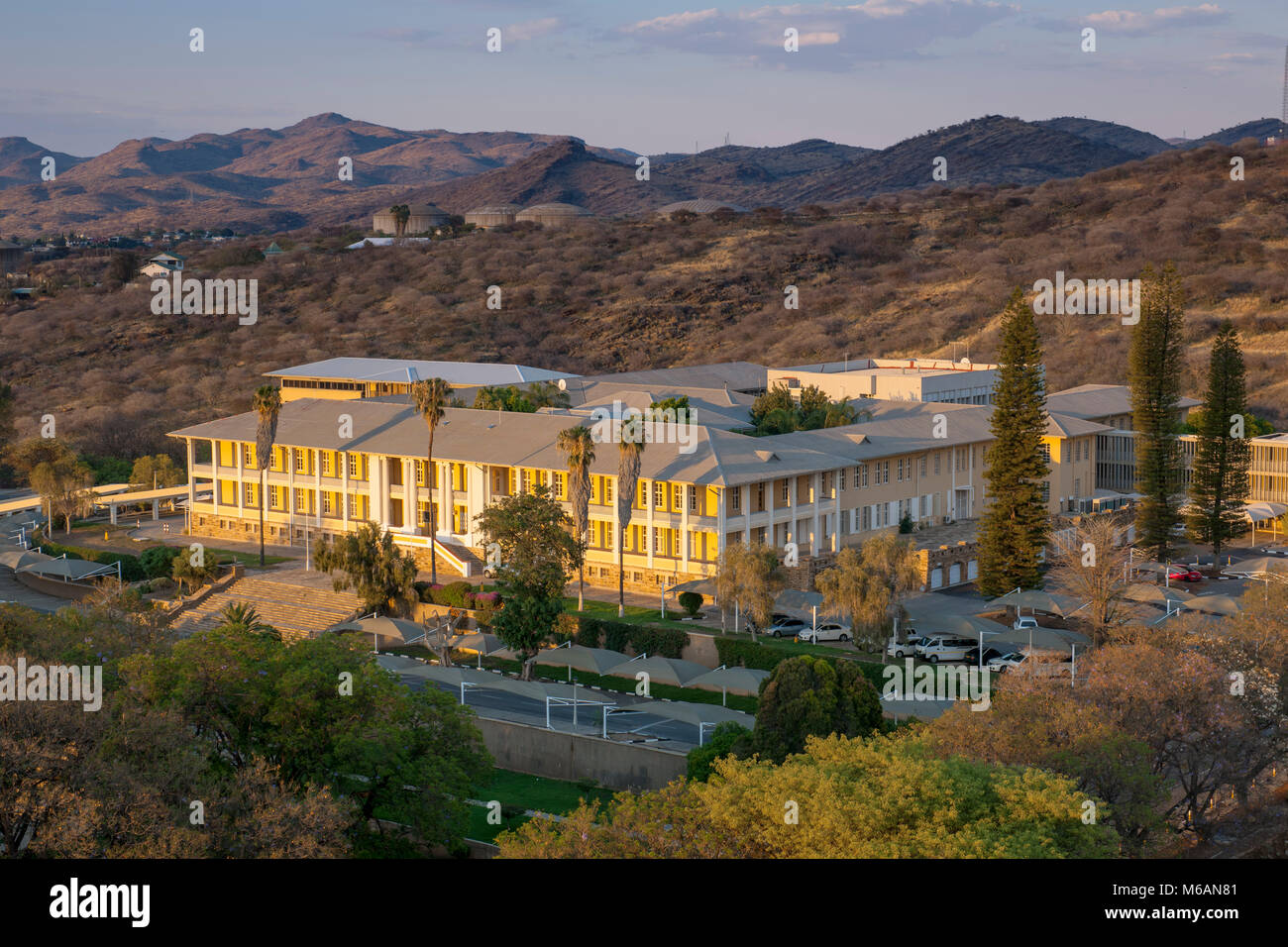 Parliament building windhoek -Fotos und -Bildmaterial in hoher ...