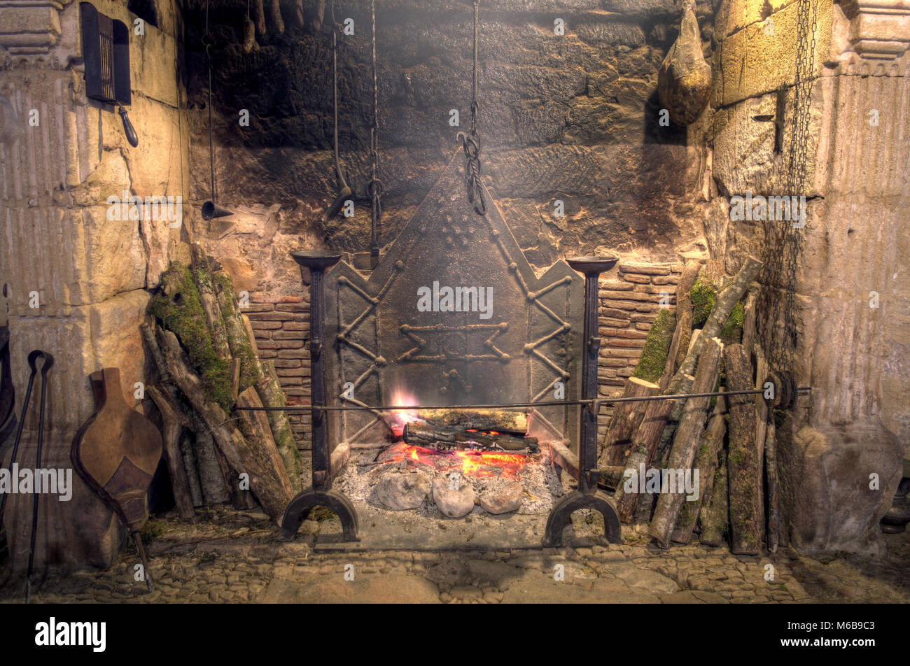 Fireplace Fire Medieval Stockfotos und -bilder Kaufen - Alamy