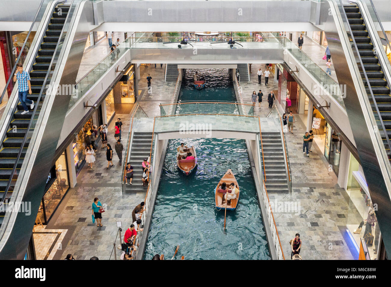 Sampan Design Stockfotos und -bilder Kaufen - Alamy