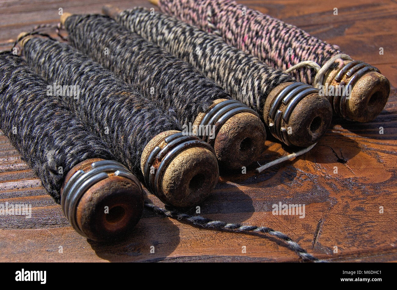 Antiker holzwebstuhl -Fotos und -Bildmaterial in hoher Auflösung – Alamy