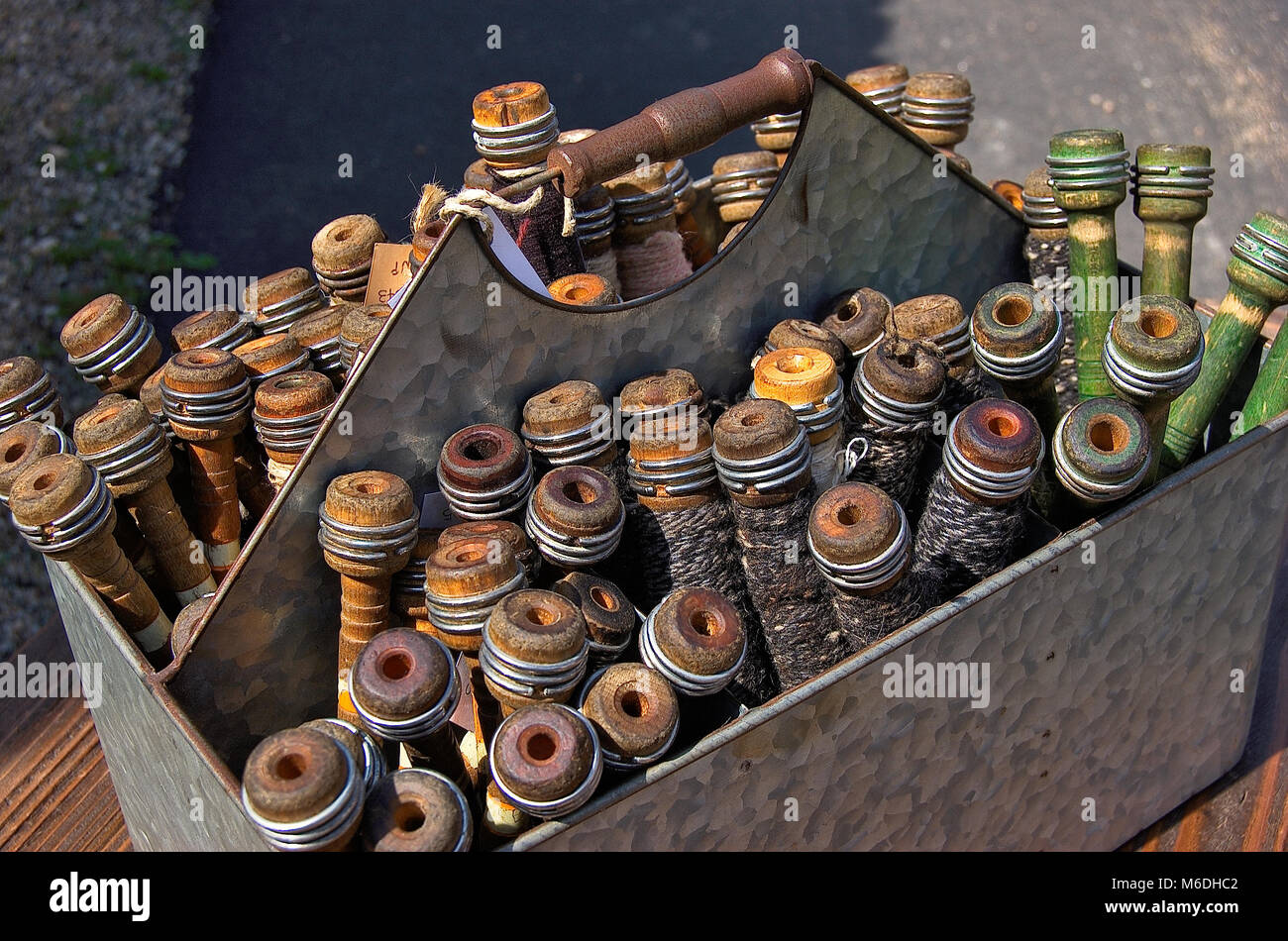 Antiker holzwebstuhl -Fotos und -Bildmaterial in hoher Auflösung – Alamy