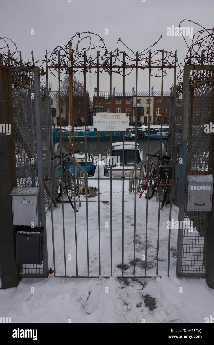 Gated rampe -Fotos und -Bildmaterial in hoher Auflösung – Alamy