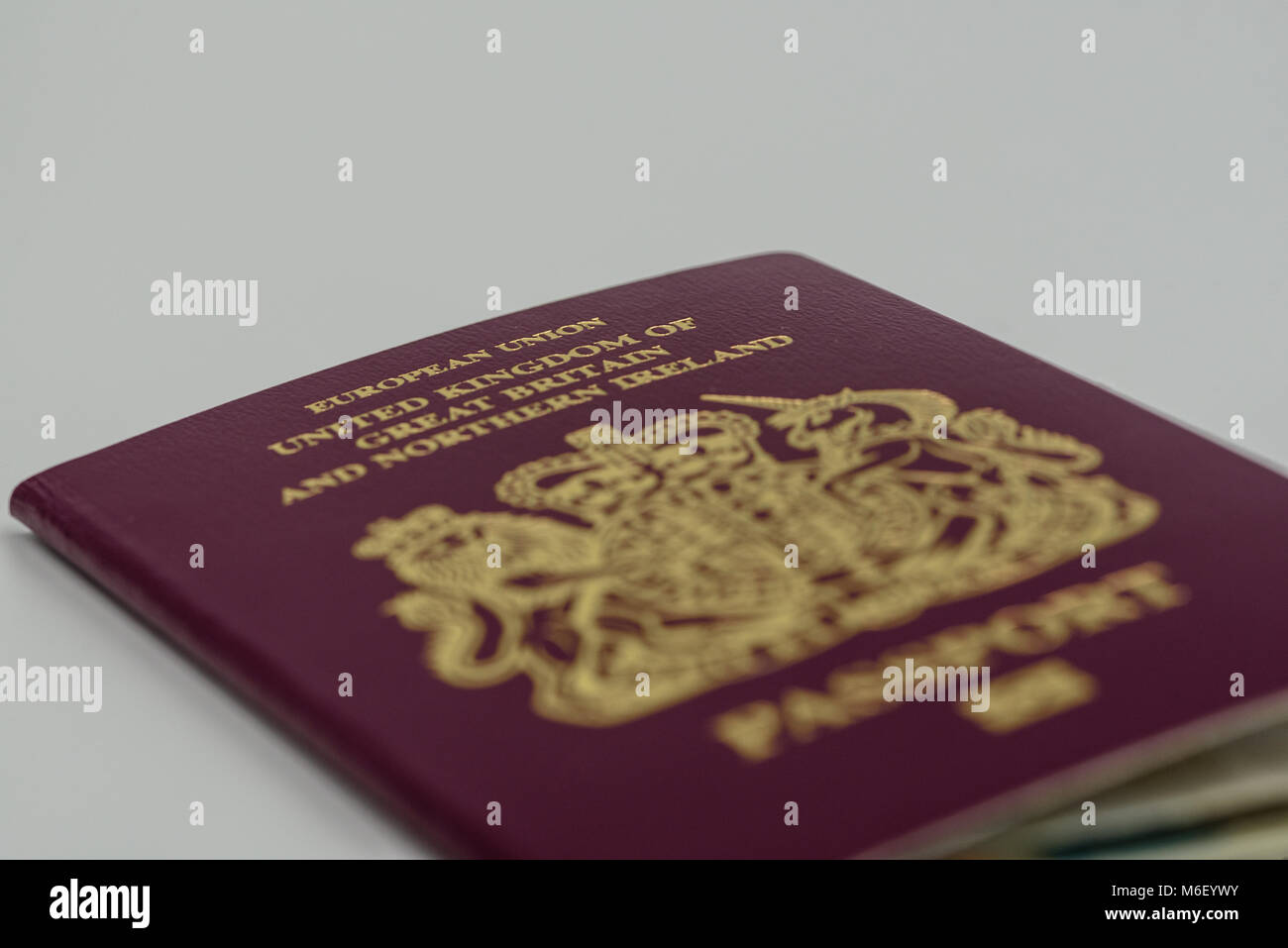 Burgund uk pass -Fotos und -Bildmaterial in hoher Auflösung – Alamy