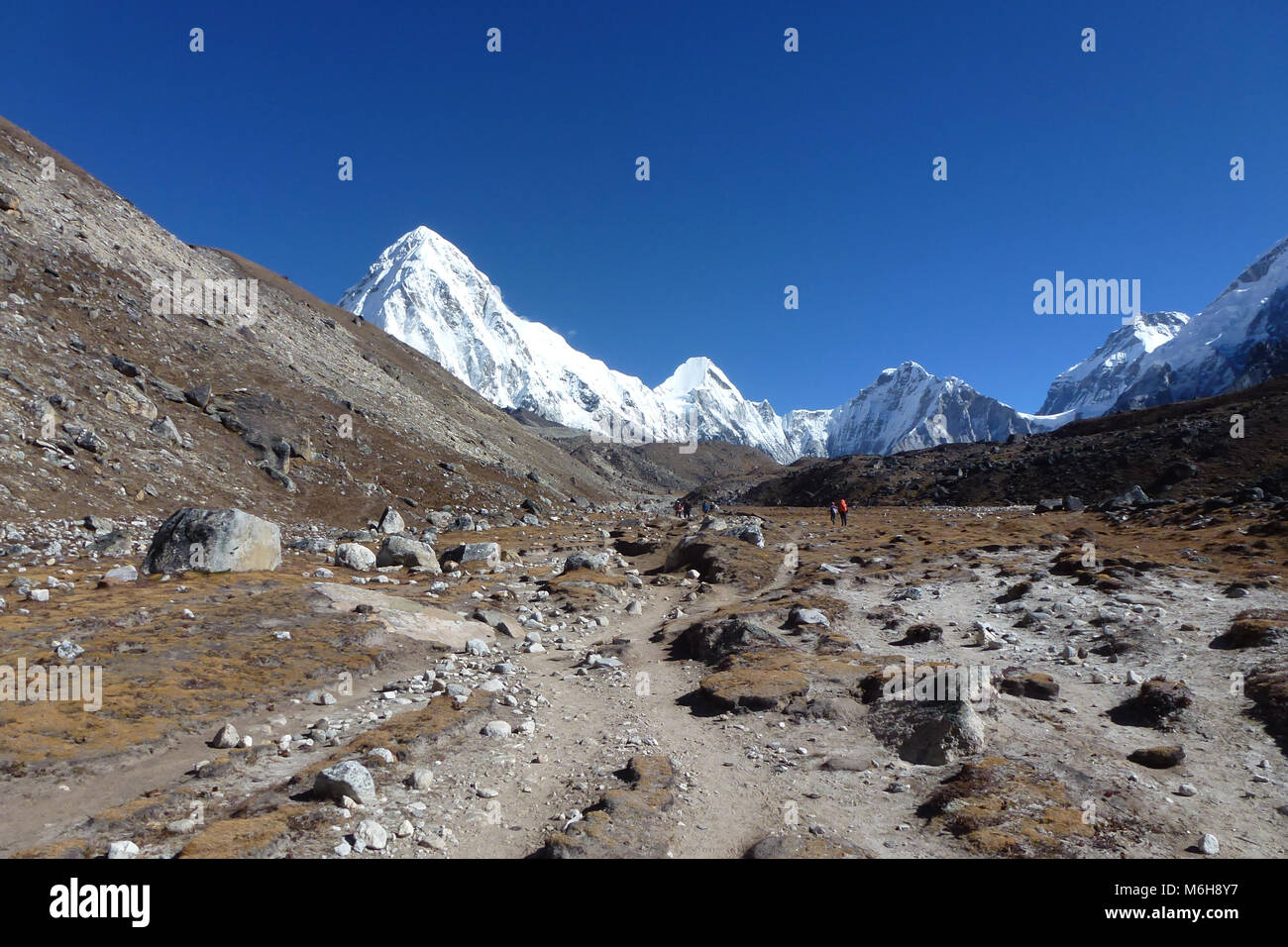 Malerischer Blick auf Mount Pumori, von Lobuche, Everest Base Camp trek ...