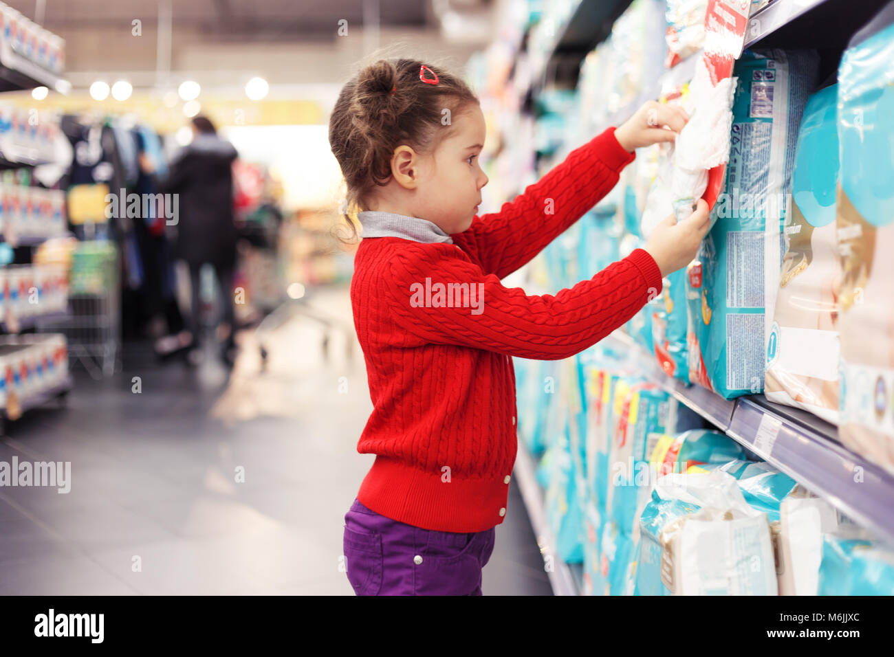 Windeln kind -Fotos und -Bildmaterial in hoher Auflösung – Alamy