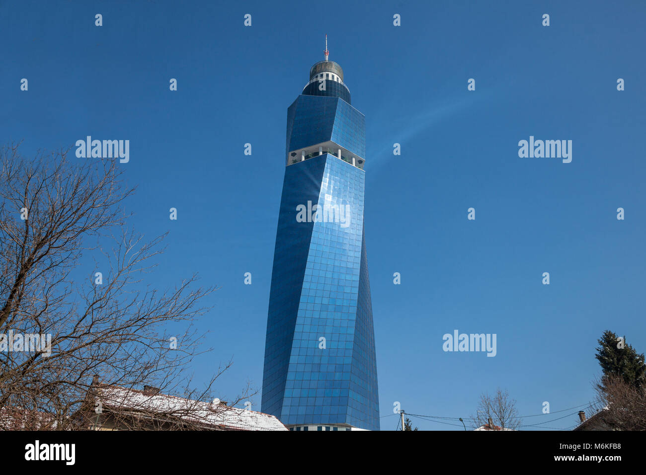 SARAJEVO, BOSNIEN HERZEGOWINA - 16. FEBRUAR 2018: die Sonne ...