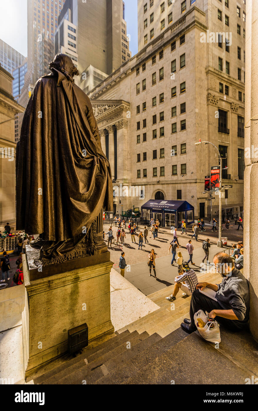 George Washington statue Federal Hall und dem New York Stock Exchange ...