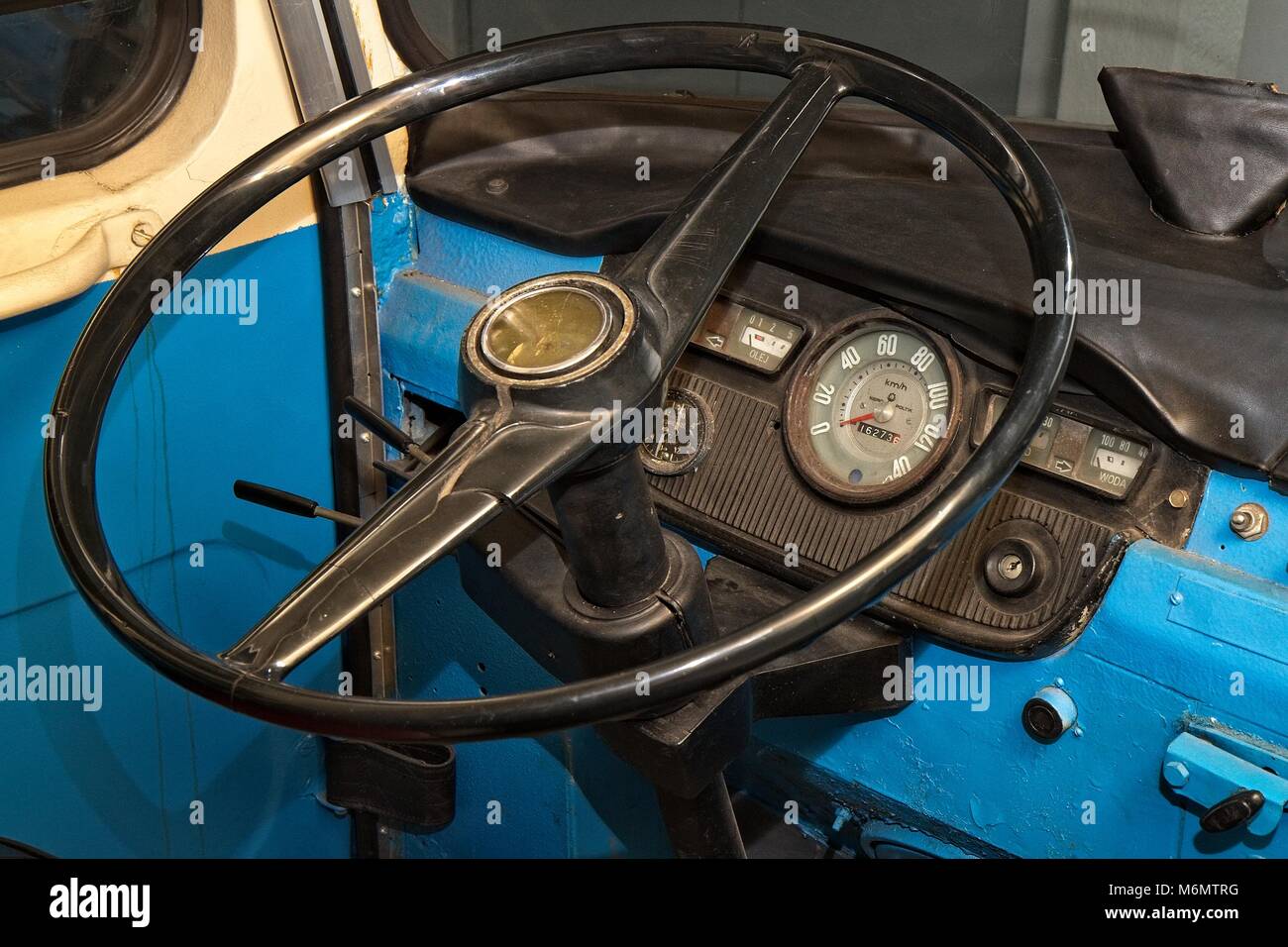 Vintage bus innenraum -Fotos und -Bildmaterial in hoher Auflösung – Alamy