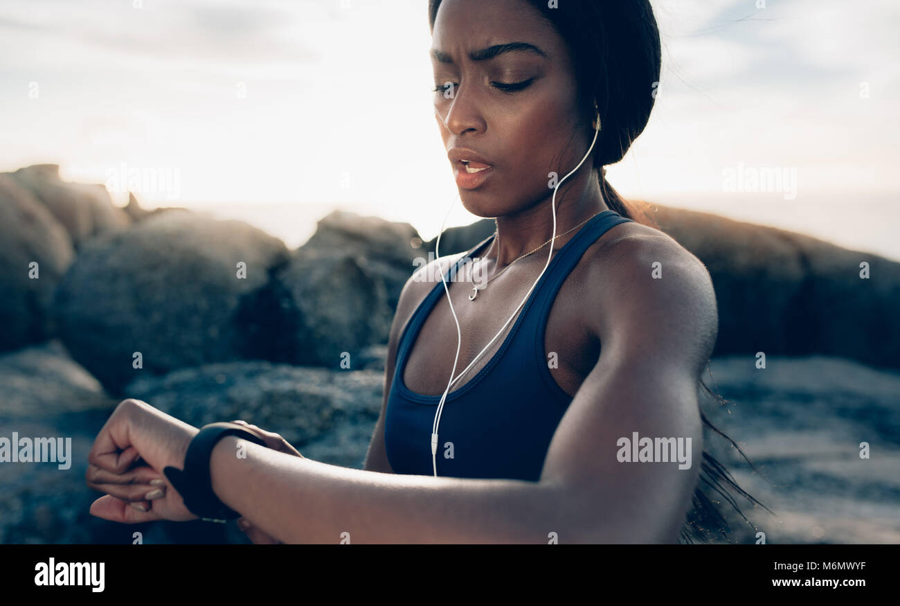 Frau fitness -Fotos und -Bildmaterial in hoher Auflösung – Alamy