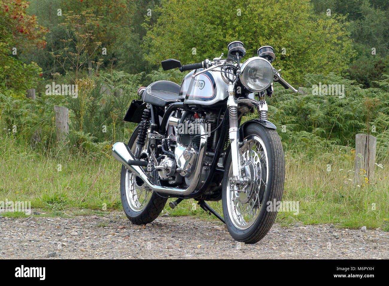 Triton motorrad -Fotos und -Bildmaterial in hoher Auflösung – Alamy