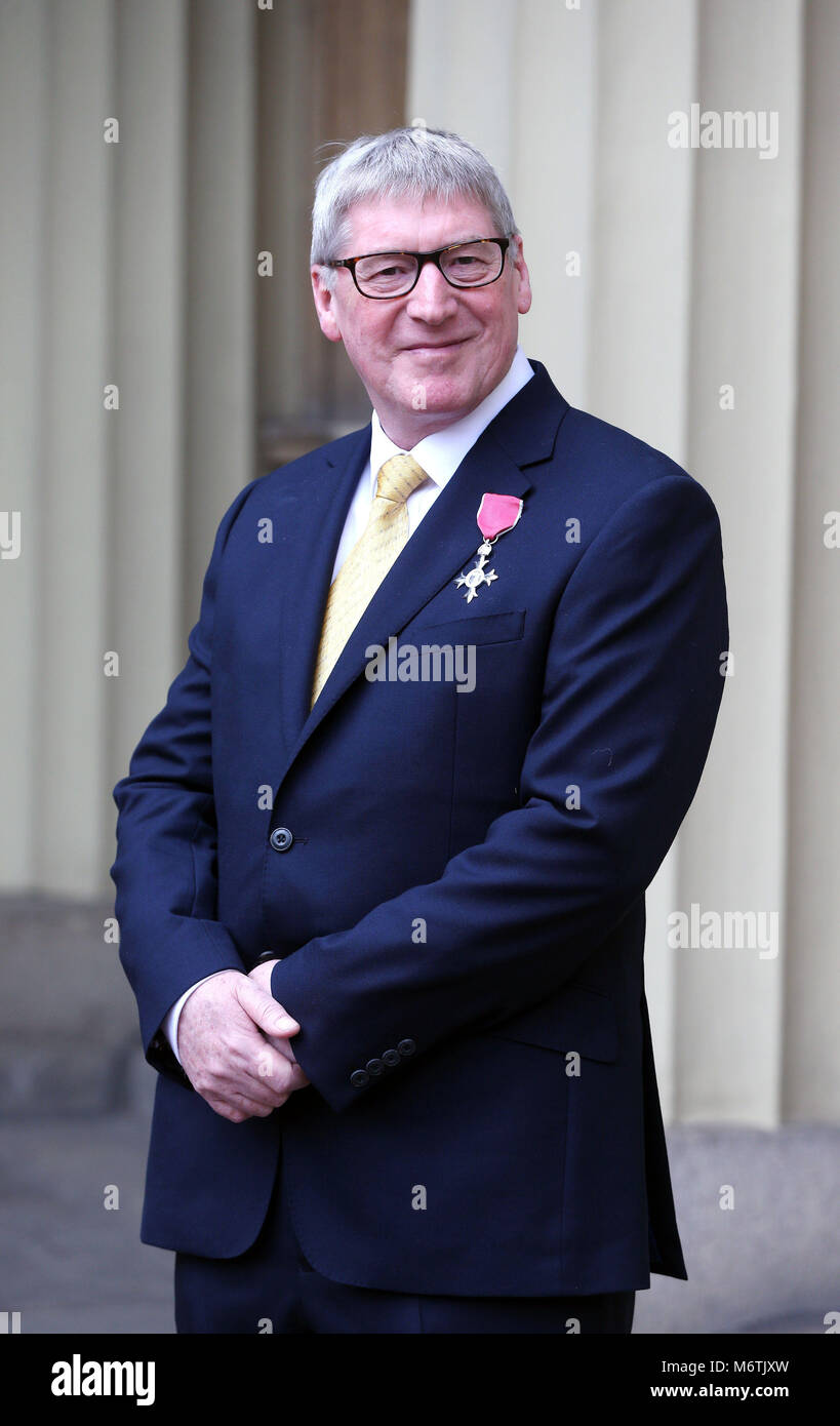 David Tempel mit seinem mbe Medaille nach einer ordensverleihung am ...