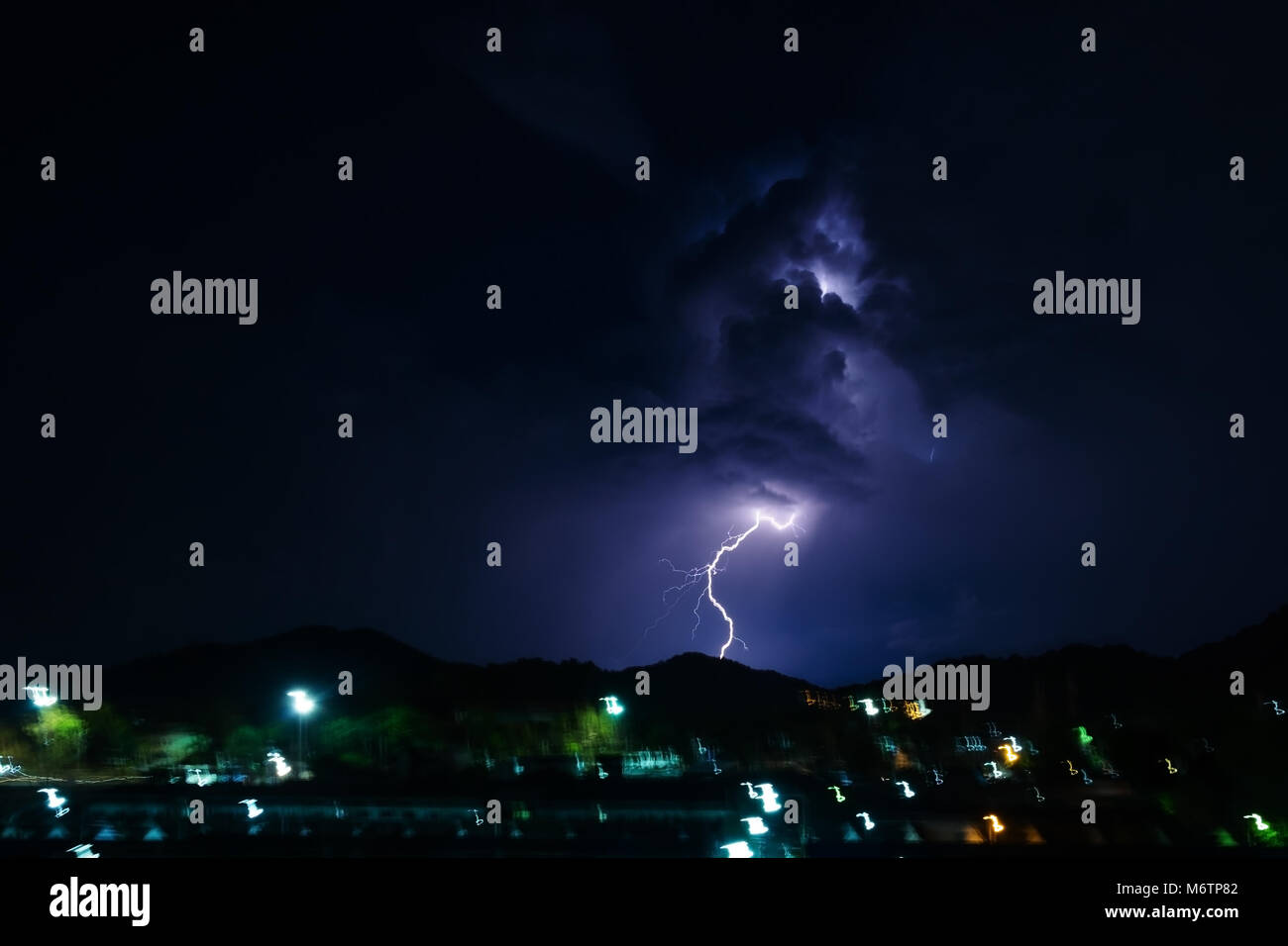 Blitz effekt -Fotos und -Bildmaterial in hoher Auflösung – Alamy