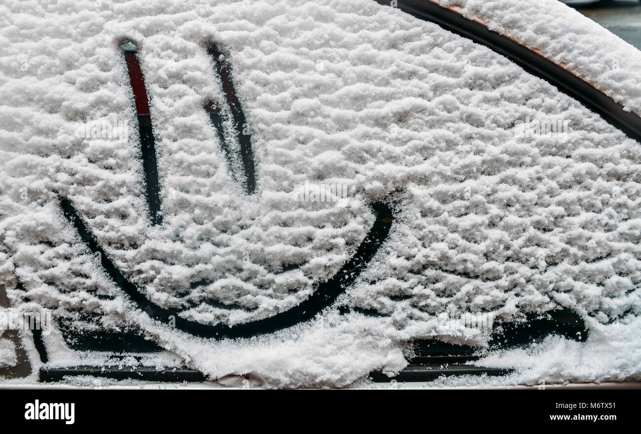 Emoji im schnee -Fotos und -Bildmaterial in hoher Auflösung – Alamy