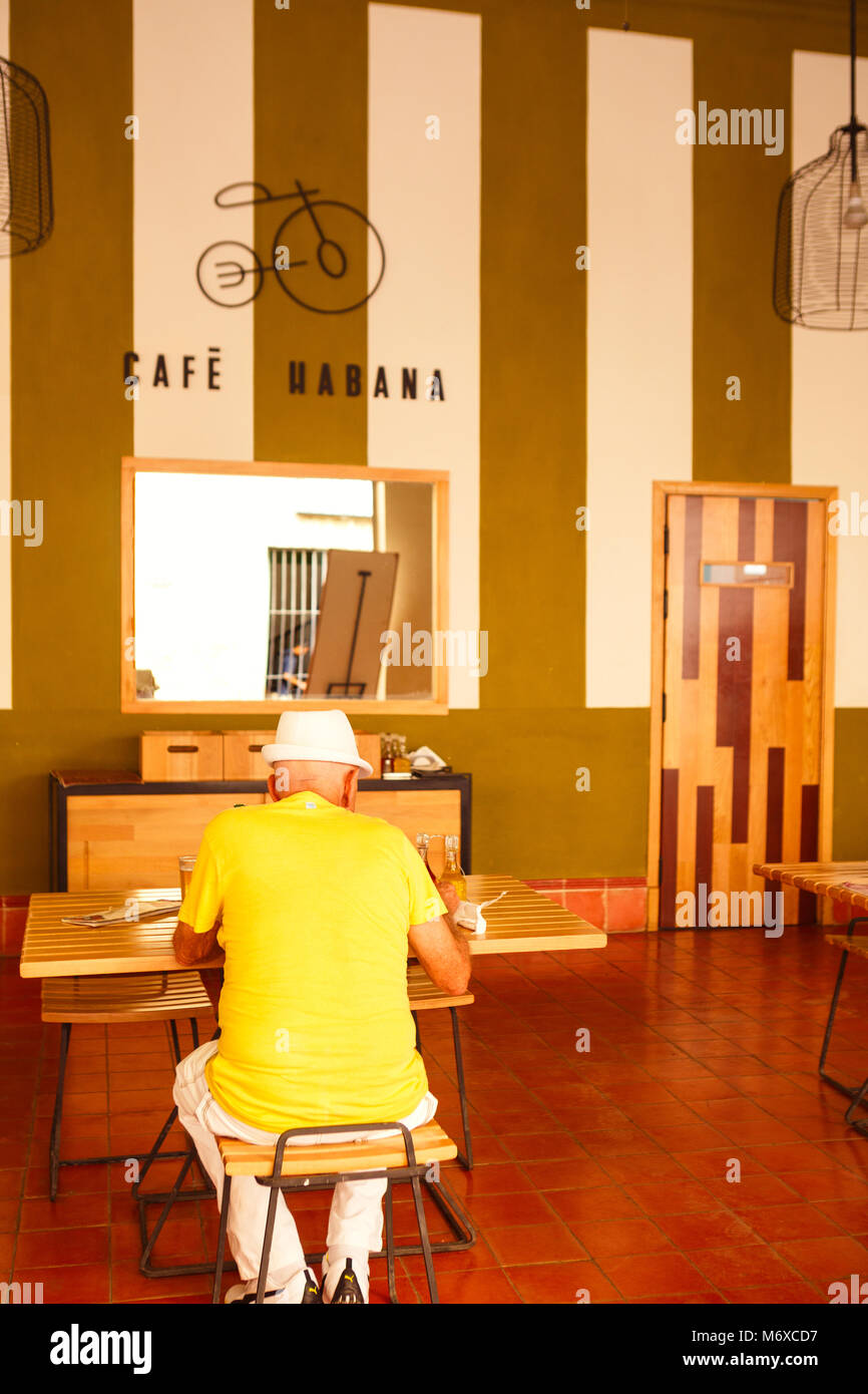 Cafe coffee shop cuba -Fotos und -Bildmaterial in hoher Auflösung – Alamy