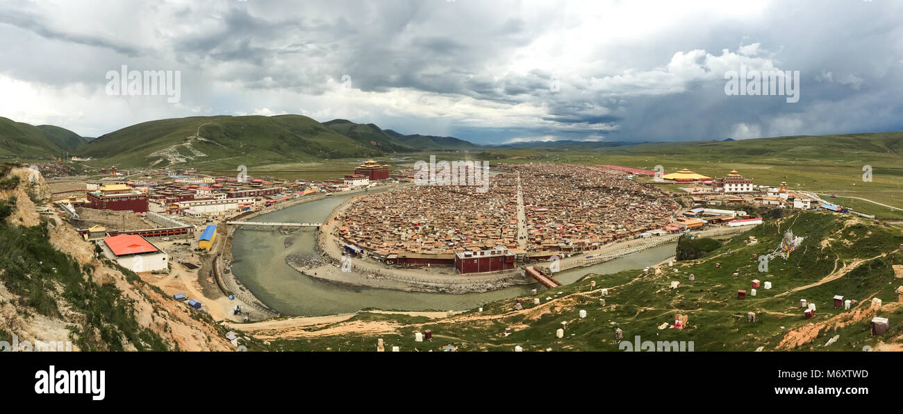 Garze yarchen Gar-Kloster in Tibet, Sichuan, China. Yarchen Gar ist die ...