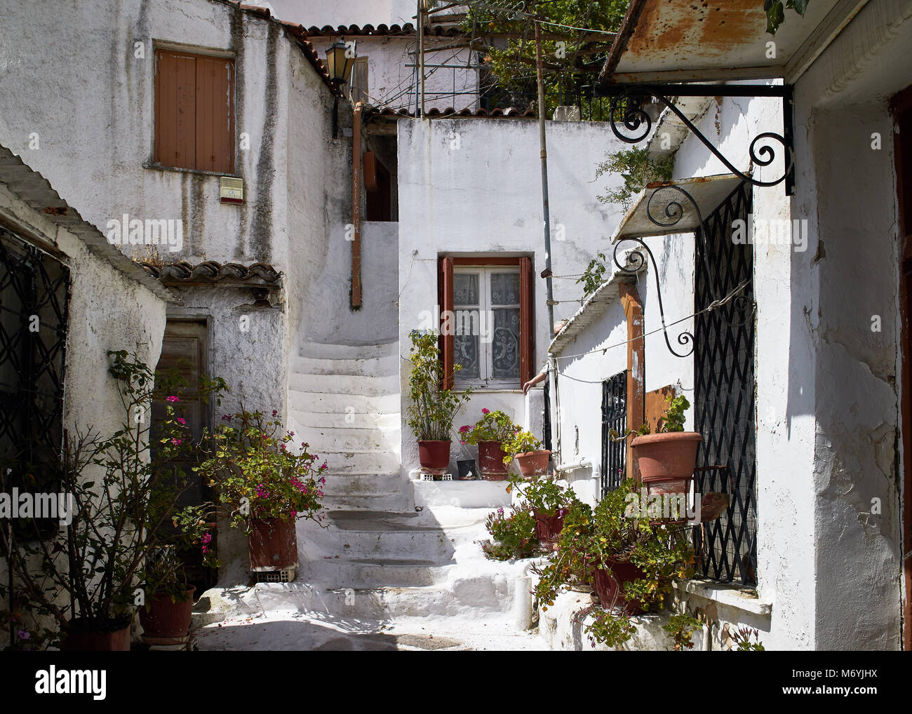 Old houses athens old town -Fotos und -Bildmaterial in hoher Auflösung ...