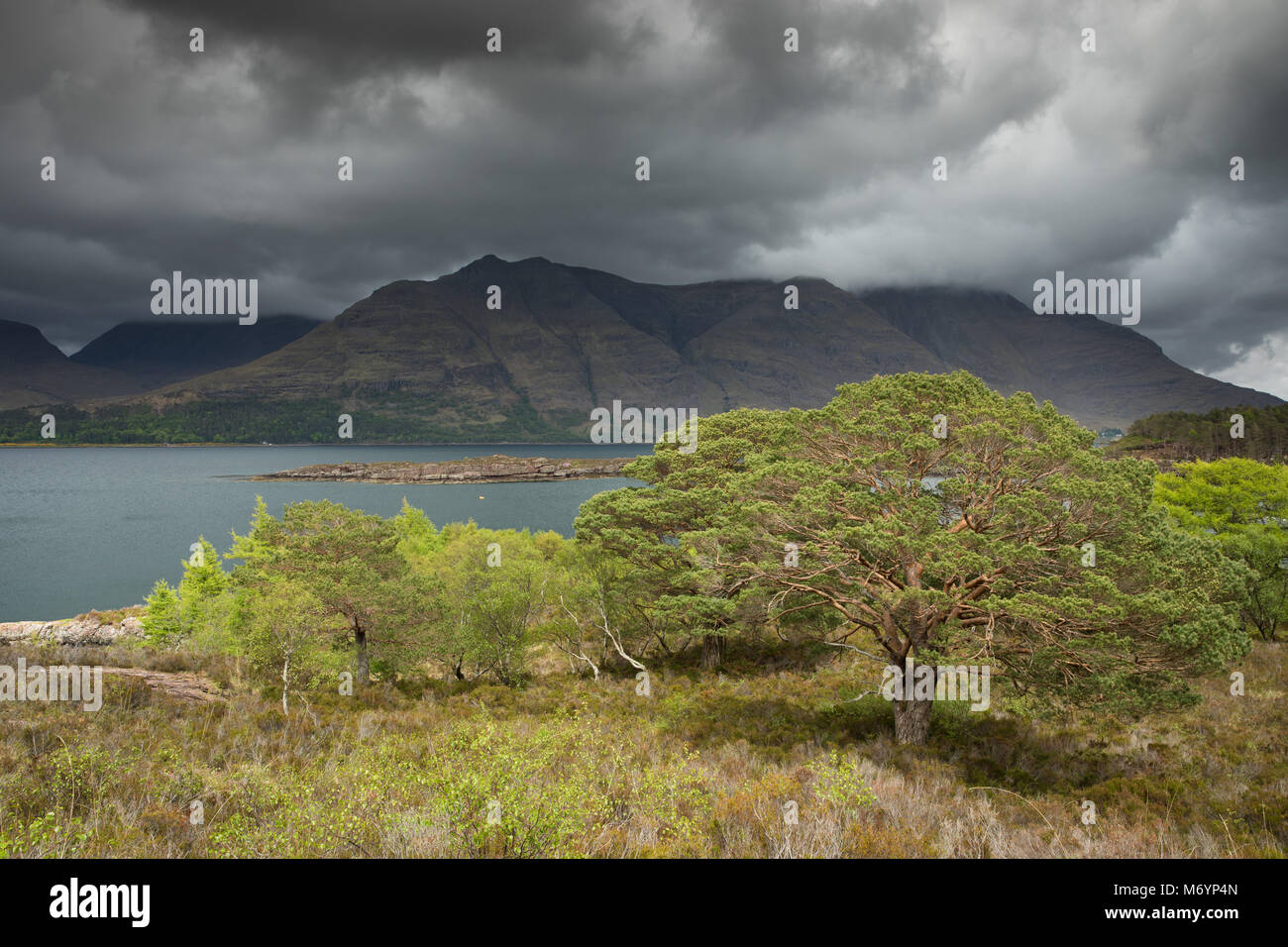 Loch mhor -Fotos und -Bildmaterial in hoher Auflösung – Alamy