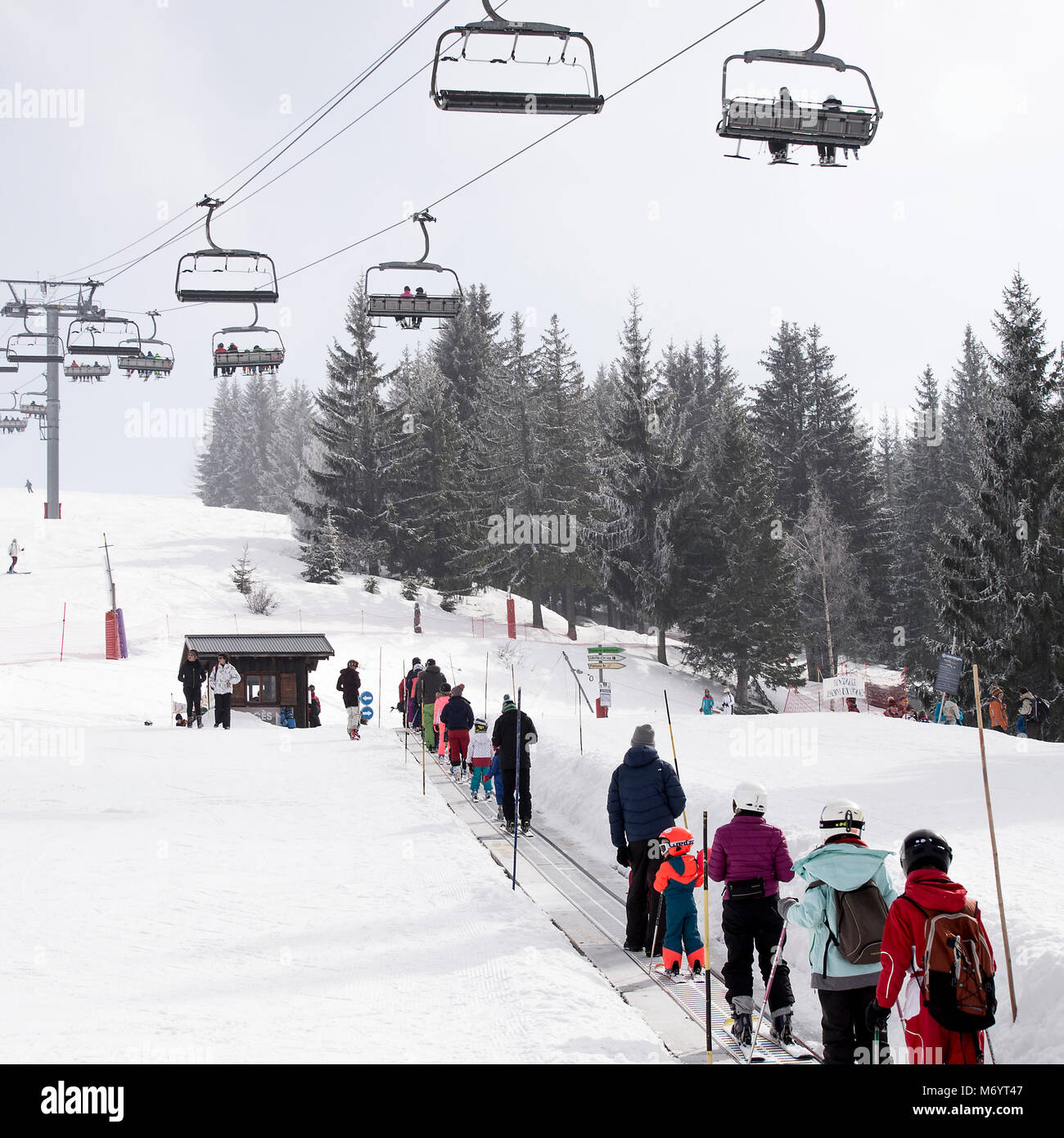 Skigebiet les portes du soleil -Fotos und -Bildmaterial in hoher ...
