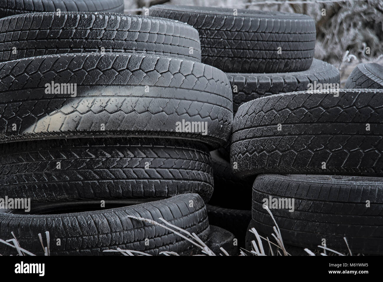 Reifen aufstapeln Stockfotos und -bilder Kaufen - Alamy