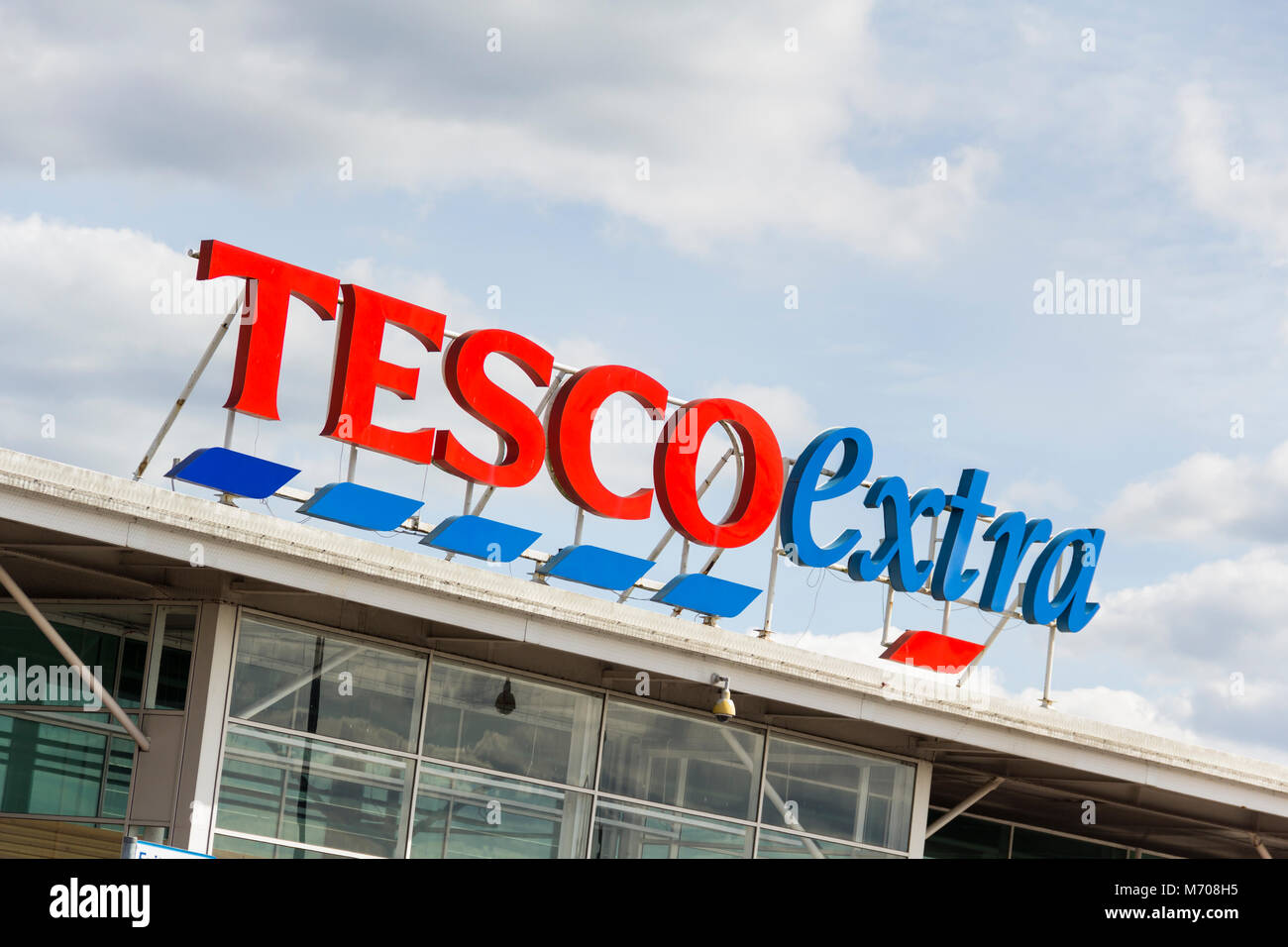 Tesco extra logo -Fotos und -Bildmaterial in hoher Auflösung – Alamy