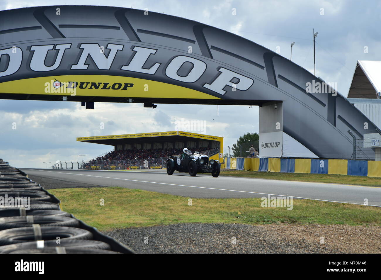Dunlop bridge at le mans -Fotos und -Bildmaterial in hoher Auflösung ...