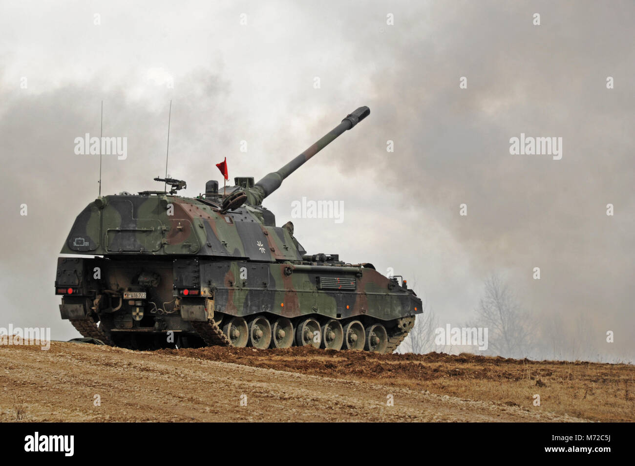 Deutsche haubitzen mit eigenantrieb -Fotos und -Bildmaterial in hoher ...