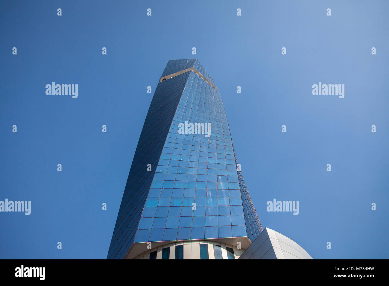 SARAJEVO, BOSNIEN HERZEGOWINA - 16. FEBRUAR 2018: die Sonne ...
