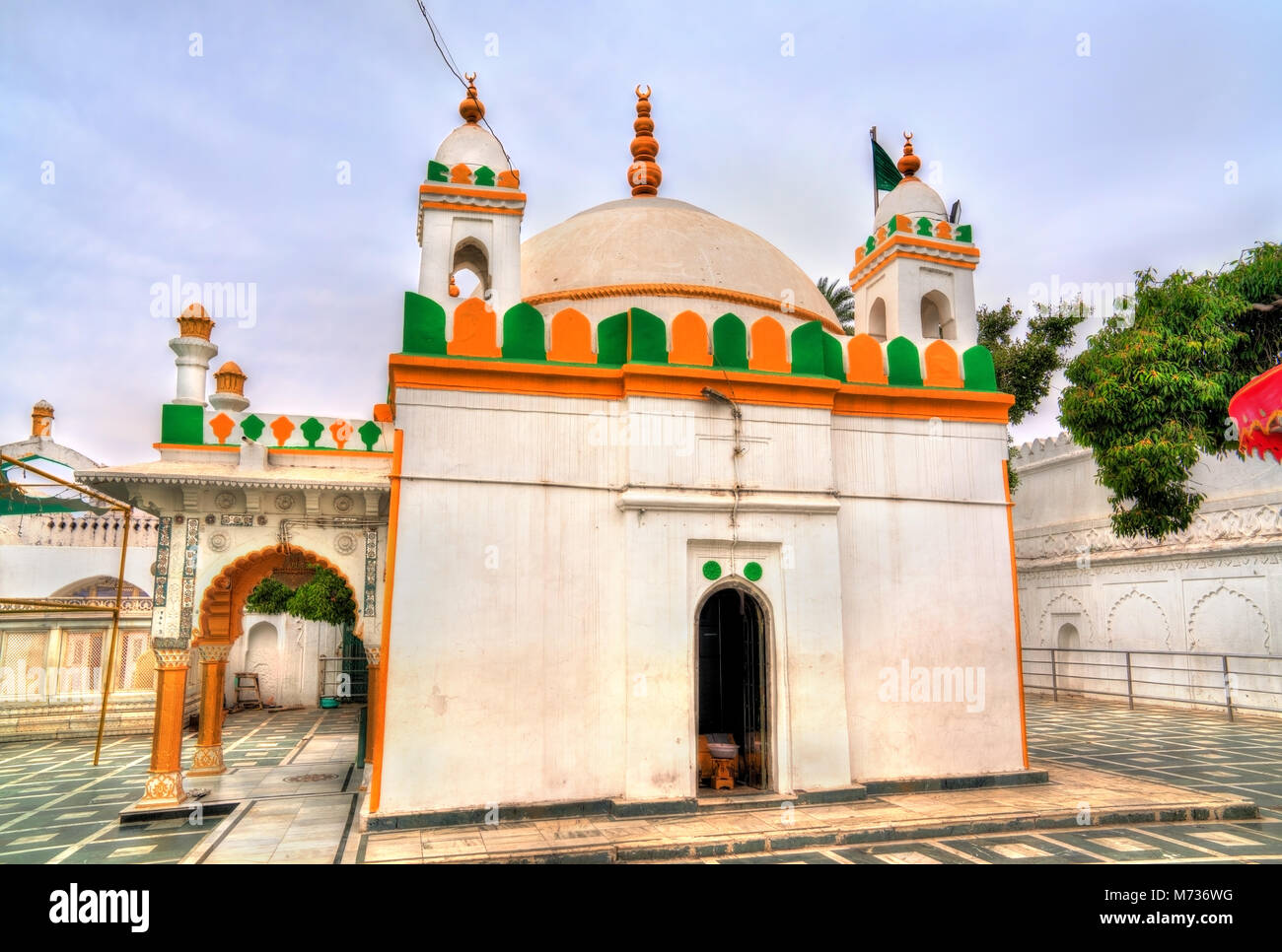 Dargah architektur -Fotos und -Bildmaterial in hoher Auflösung – Alamy