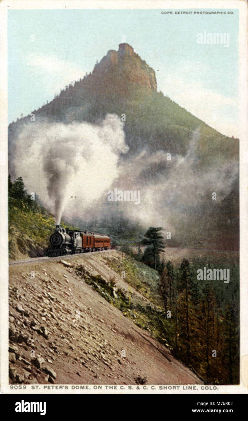 Ein Blick auf den St. Peter’s Dome in Royal Gorge, Colorado, entlang ...