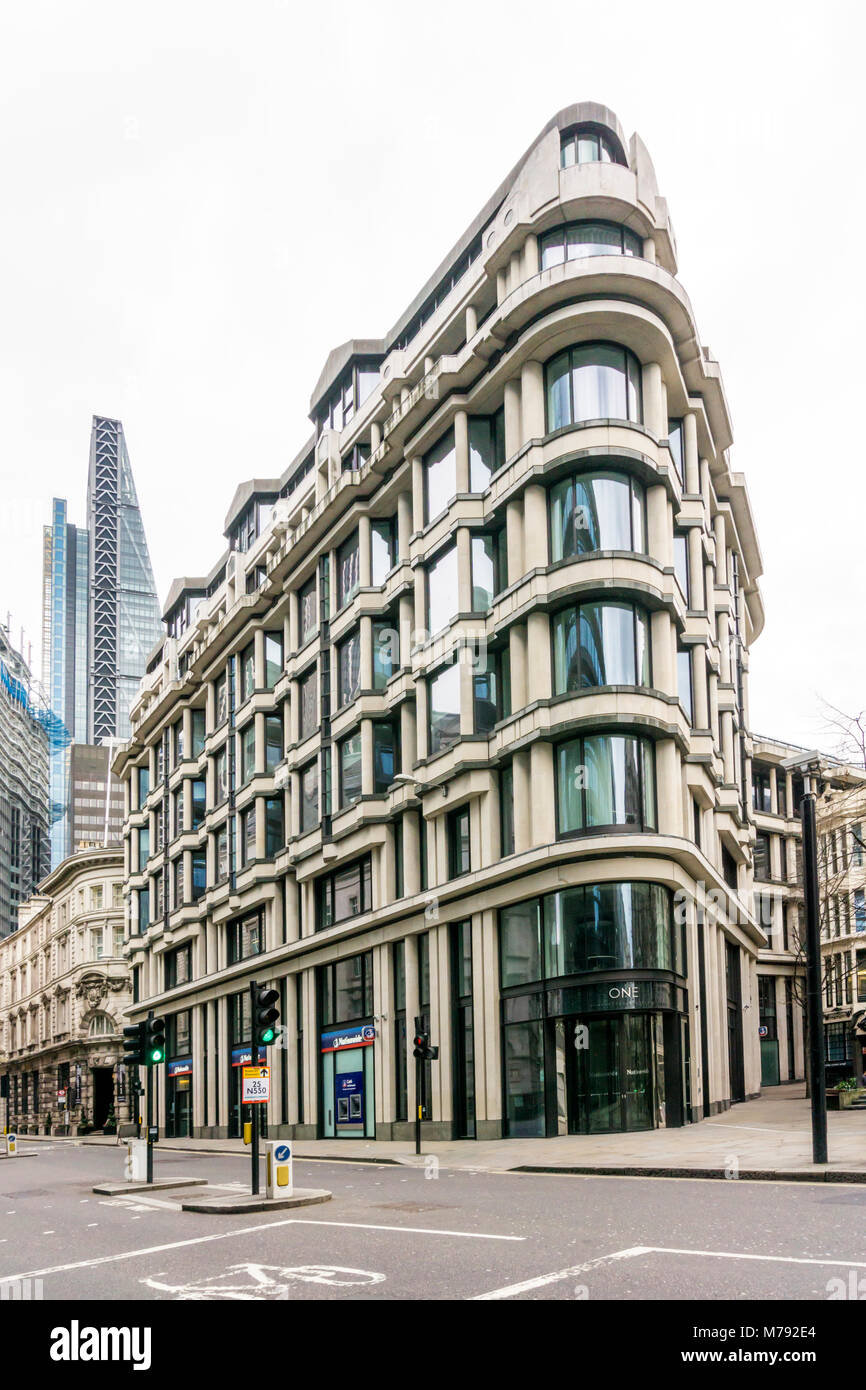 Eine Threadneedle Street in der City von London wurde im Jahr 1992 ...