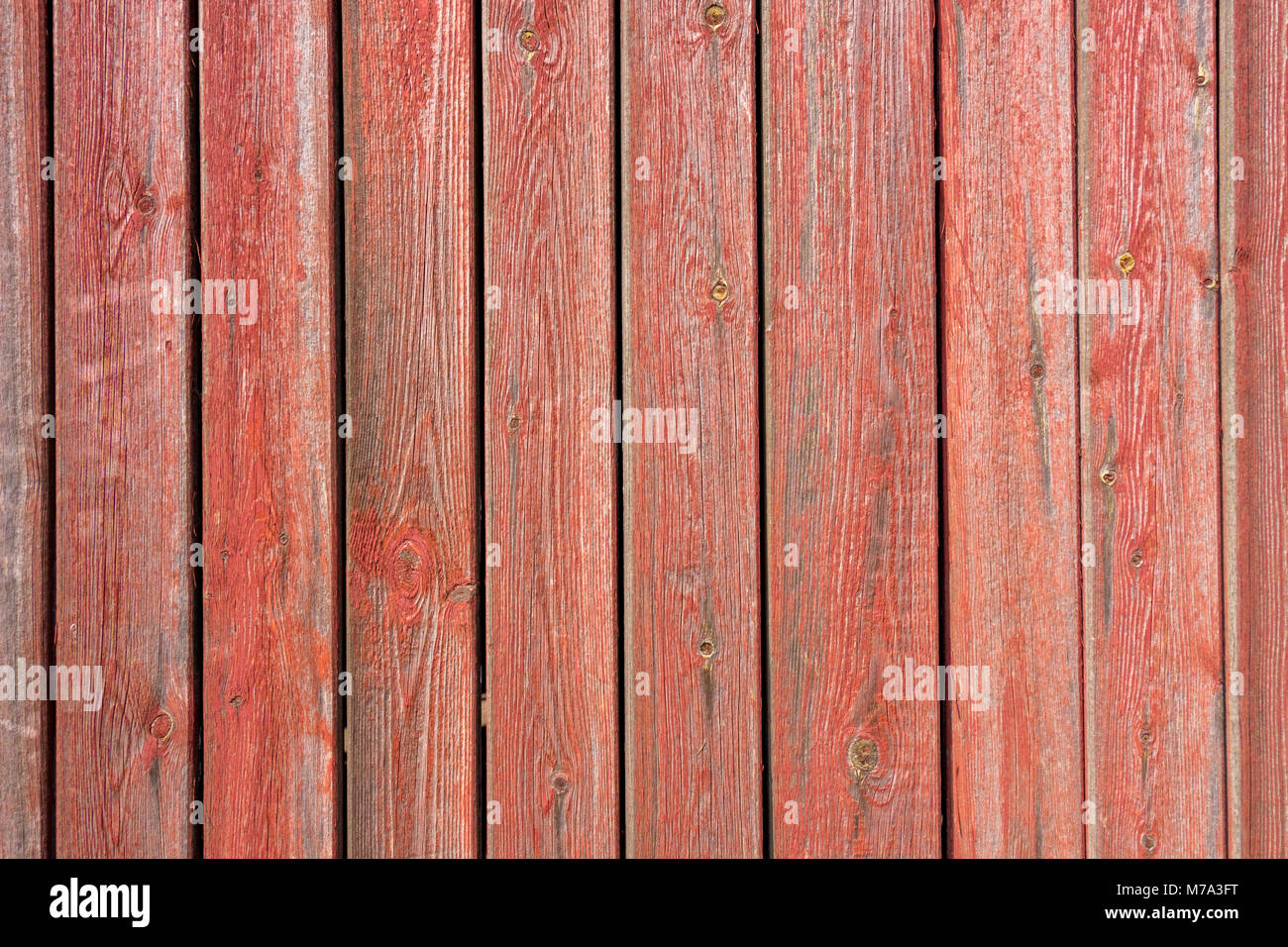 Rot lackiertes holz -Fotos und -Bildmaterial in hoher Auflösung – Alamy