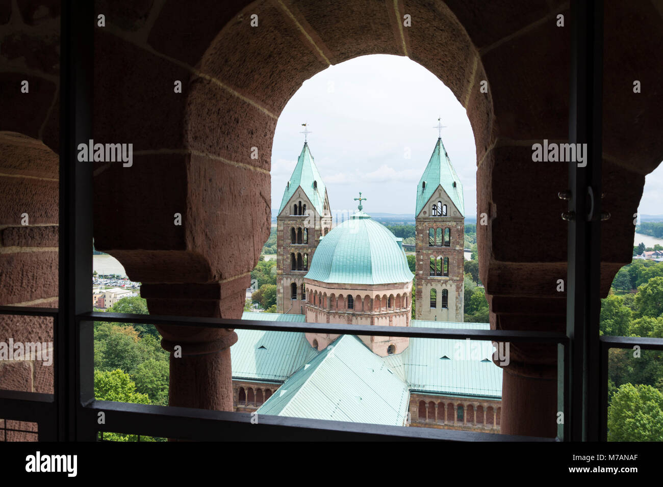 Der Dom zu Speyer, die größte romanische Kirche in Europa ...