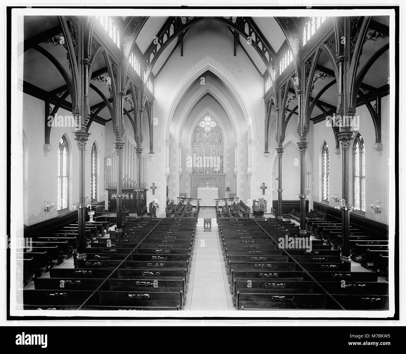 Das Bild zeigt das Innere der Himmelfahrtskirche, die sich auf dem ...