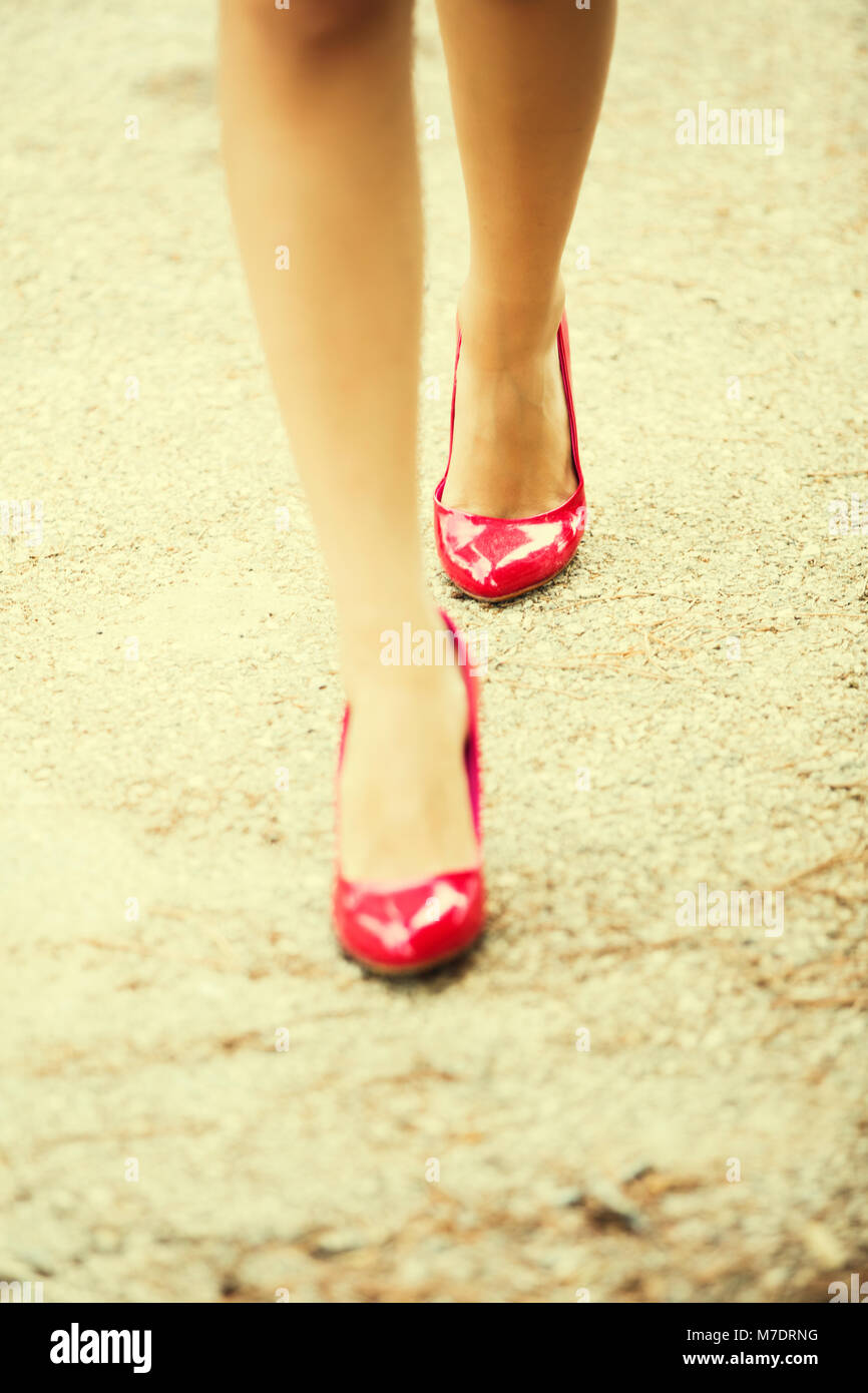 Young Girl Wearing High Heels Fotos Und Bildmaterial In Hoher