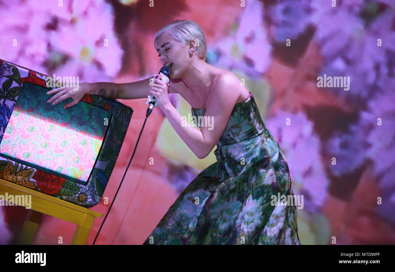 MONTE-CARLO, MONACO - 27. Mai: Miley Cyrus führt bei der Verleihung der ...