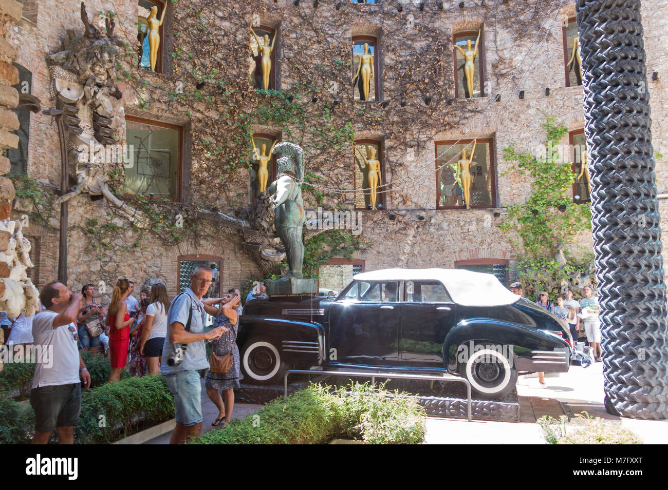 FIGUERES, SPANIEN - 17. JULI 2017: Der Dali Museum in Spanien. Die Dali ...