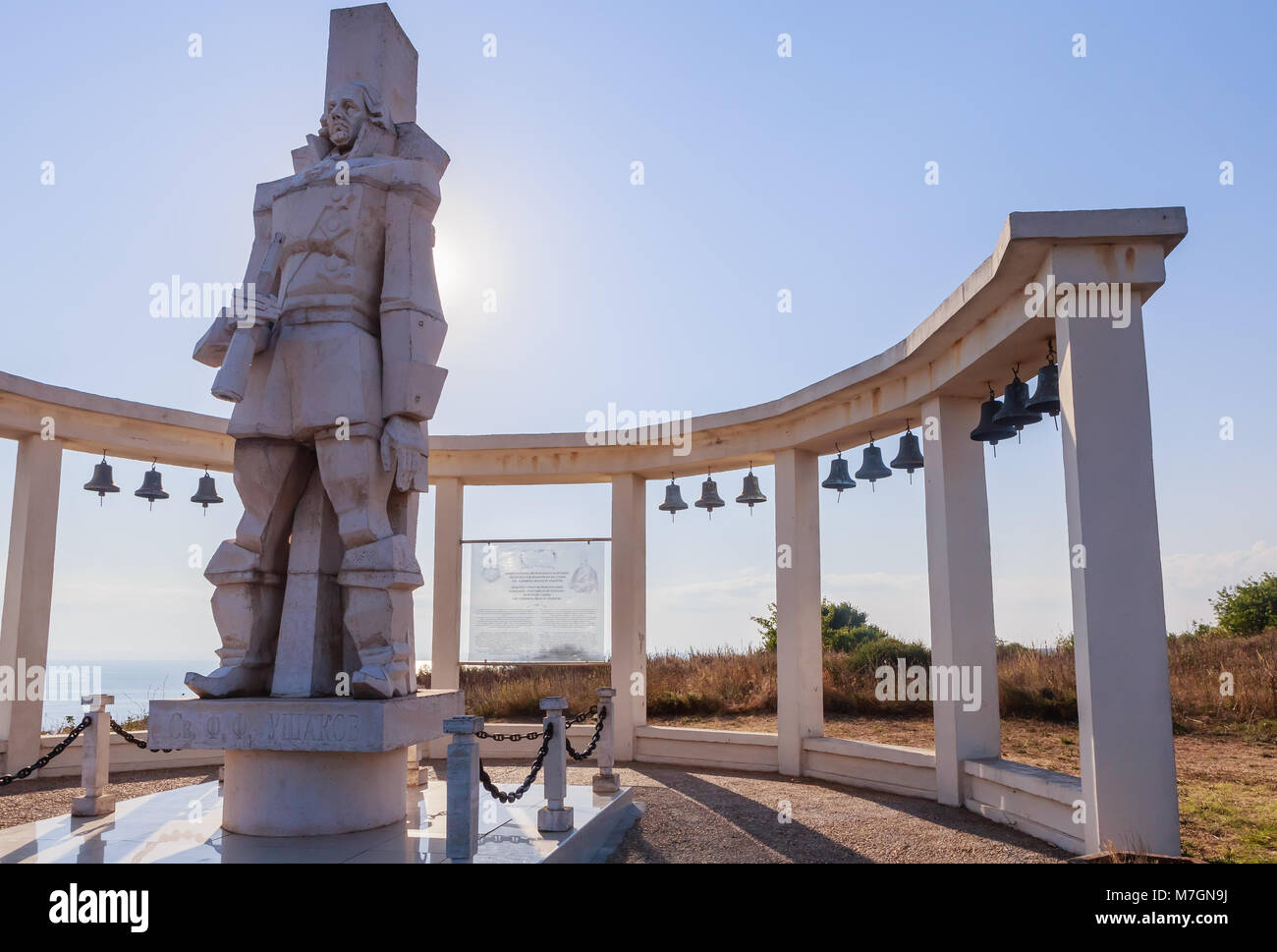 Ein Denkmal Skulptur der russischen Admiral F.F. Uschakow auf Kap ...